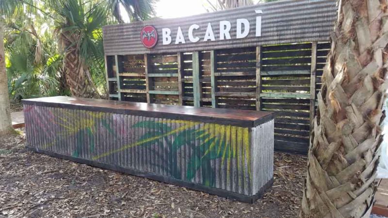 Bacardi Bar Set ⋆ Movie Prop Rentals